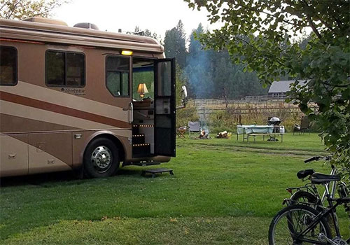 Cold Springs Resort and RV Park in Camp Sherman, Oregon - Creekside RV 3