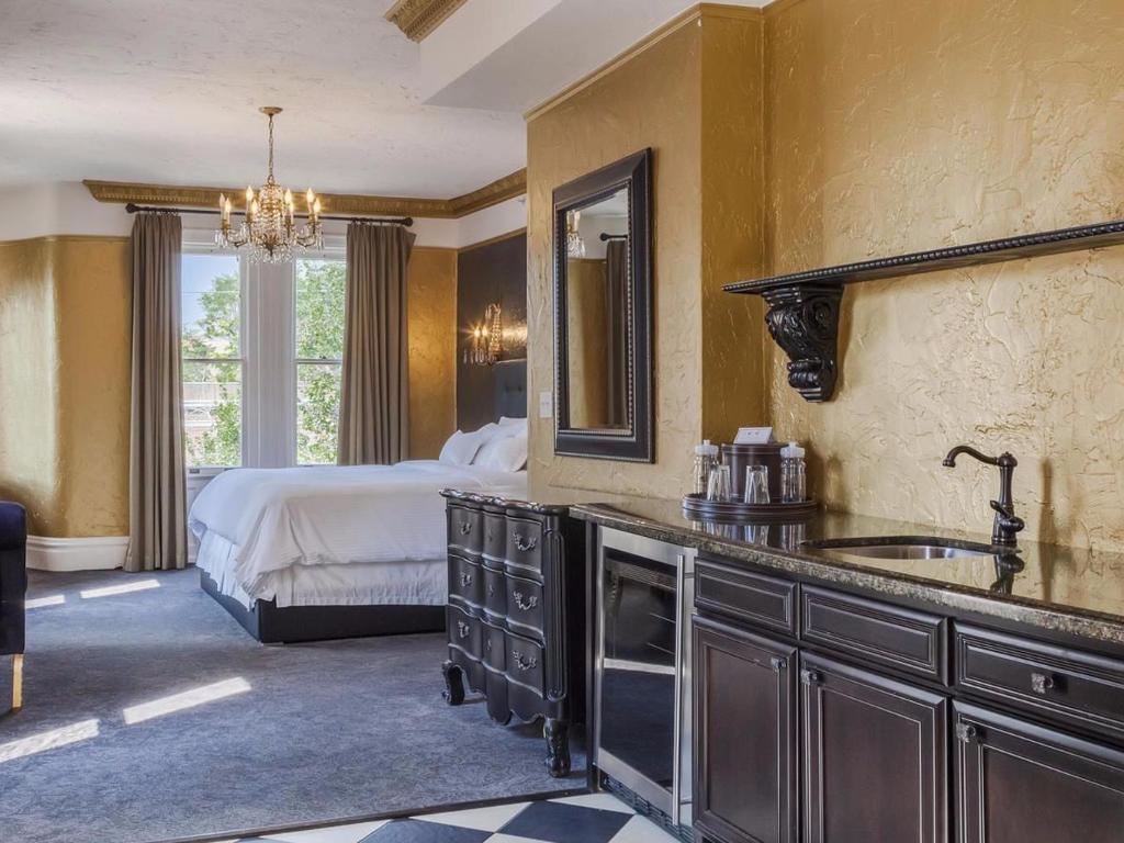 Suites - Denver, Colorado | Patterson Inn