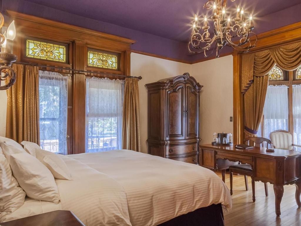 Suites - Denver, Colorado | Patterson Inn