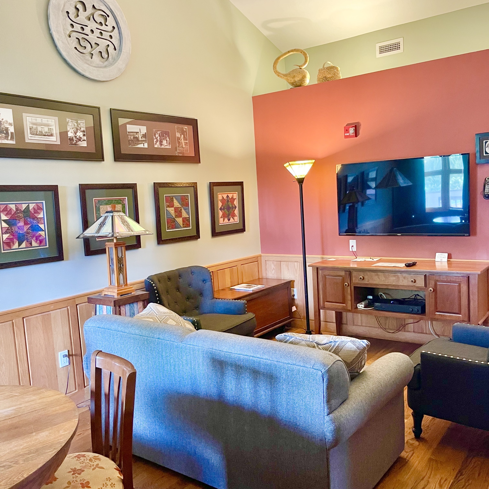 Hotel Floyd in Floyd, Virginia - Old Church Gallery - 2 BR Suite. 2 ...