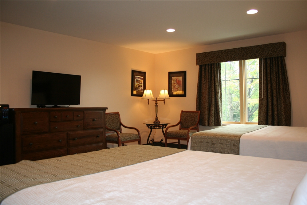 Hotel Floyd in Floyd, Virginia - Artisan Trail Room - 2 Queen Beds - 210