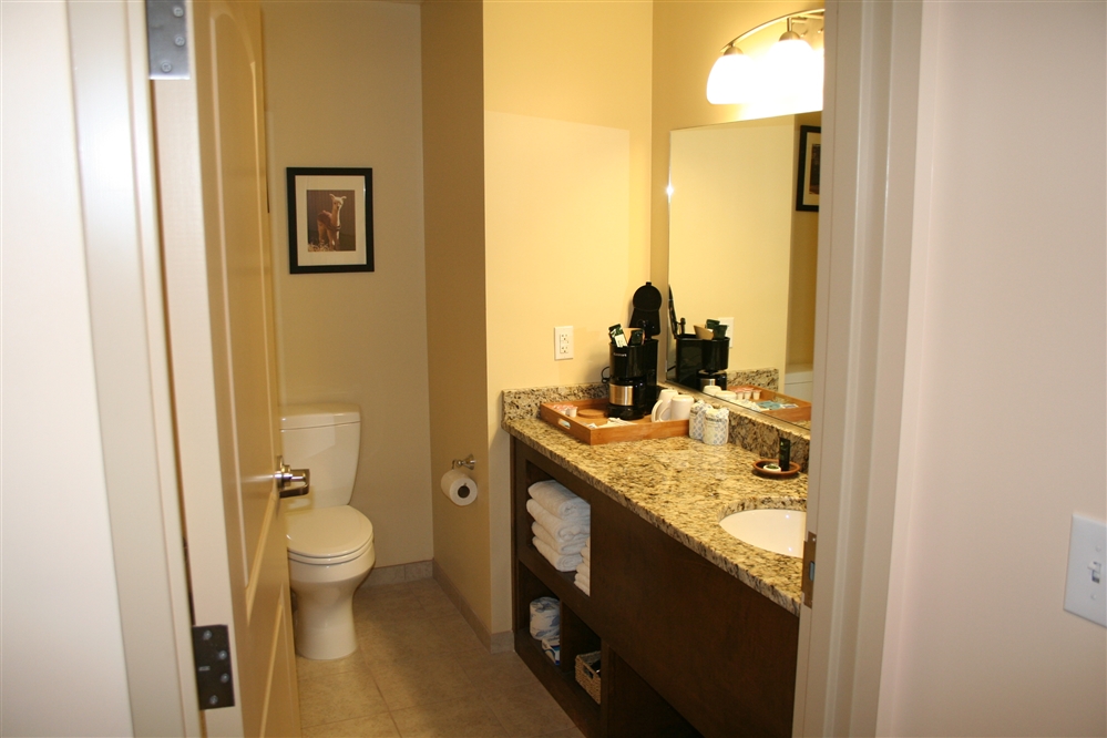 Hotel Floyd in Floyd, Virginia - Artisan Trail Room - 2 Queen Beds - 210