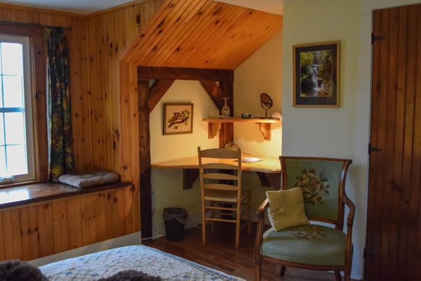 Enfield Manor Bed and Breakfast - Accomodations