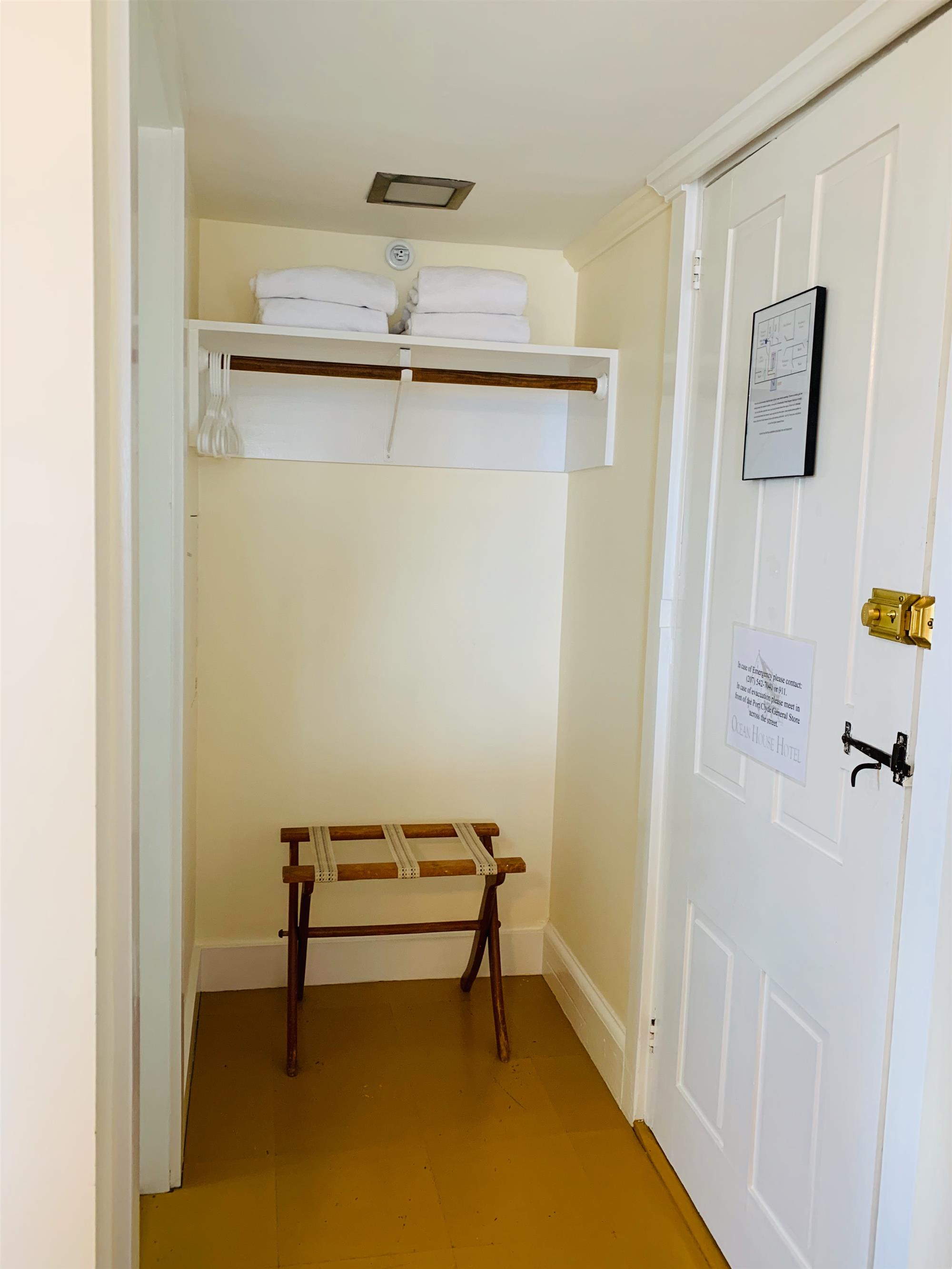 Seaside Inn and Barn Cafe/ Ocean House Hotel in Port Clyde, Maine - 17 ...