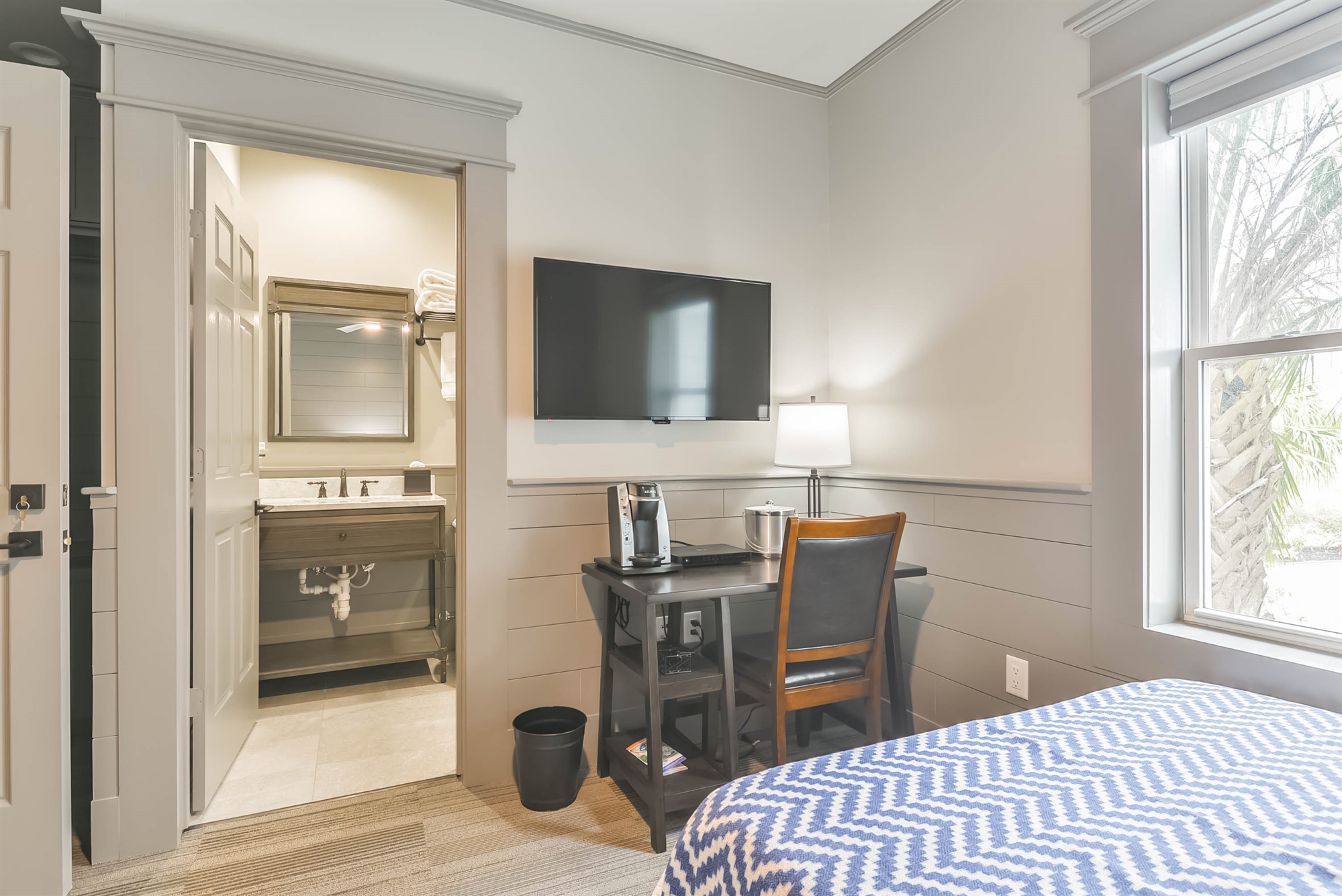 Harborwalk Lodge in Hitchcock, TX - Redfish Reef