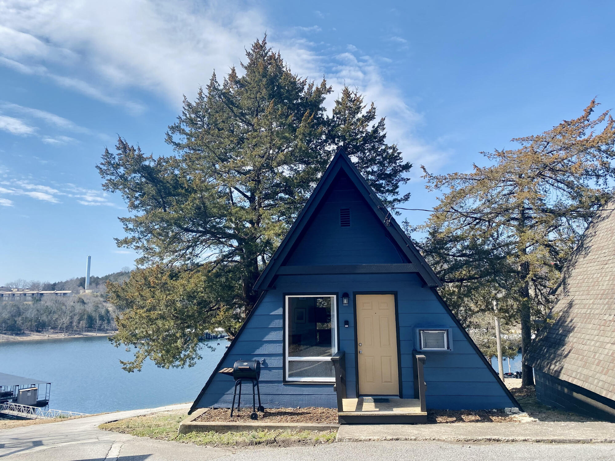 Calm Waters Resort | Studio A-Frame Cabin One Queen bed #13, #14, #15