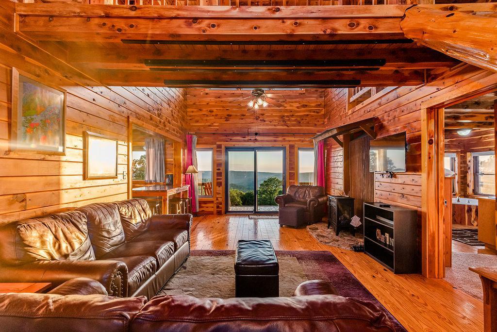 Ozk Cabins in Ponca, Arkansas - Lodge at OZK Ranch