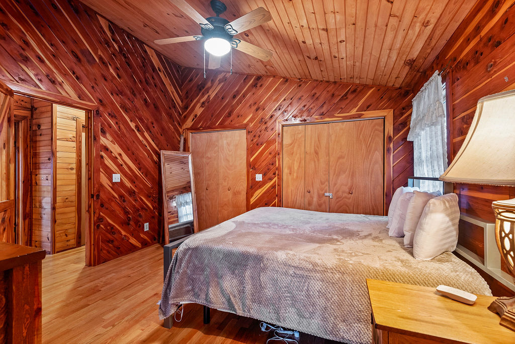 Ozk Cabins in Ponca, Arkansas - Fly Away Cabin
