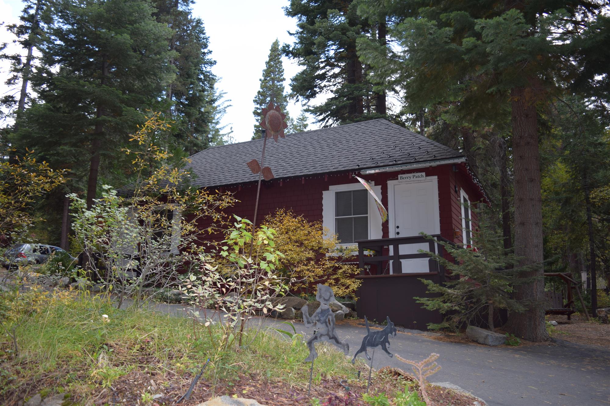 Tahoma Meadows Cottages in Lake Tahoe, California - Berry Patch