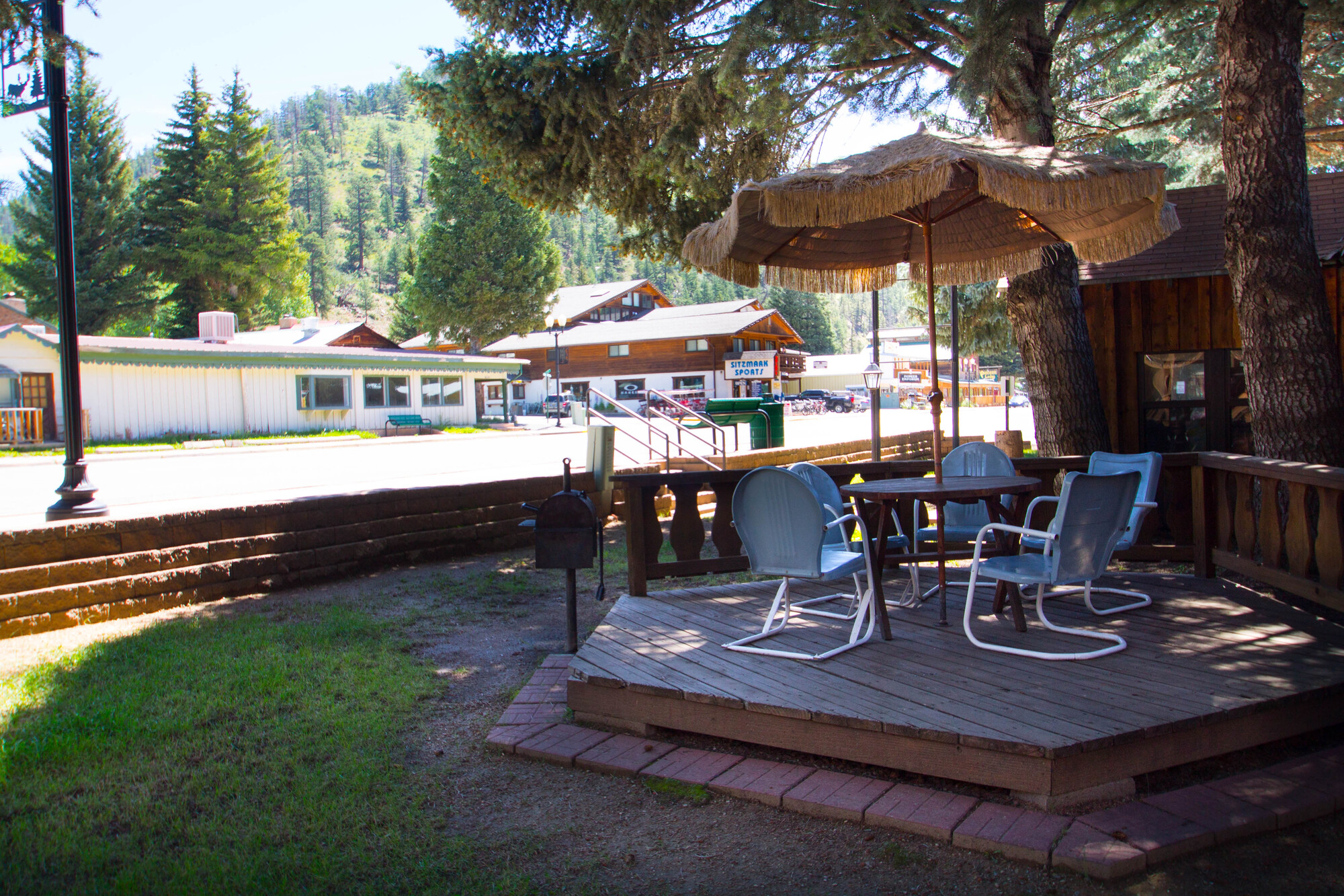 Cozy Red River, New Mexico Lodging | Sitzmark Sports & Lodge