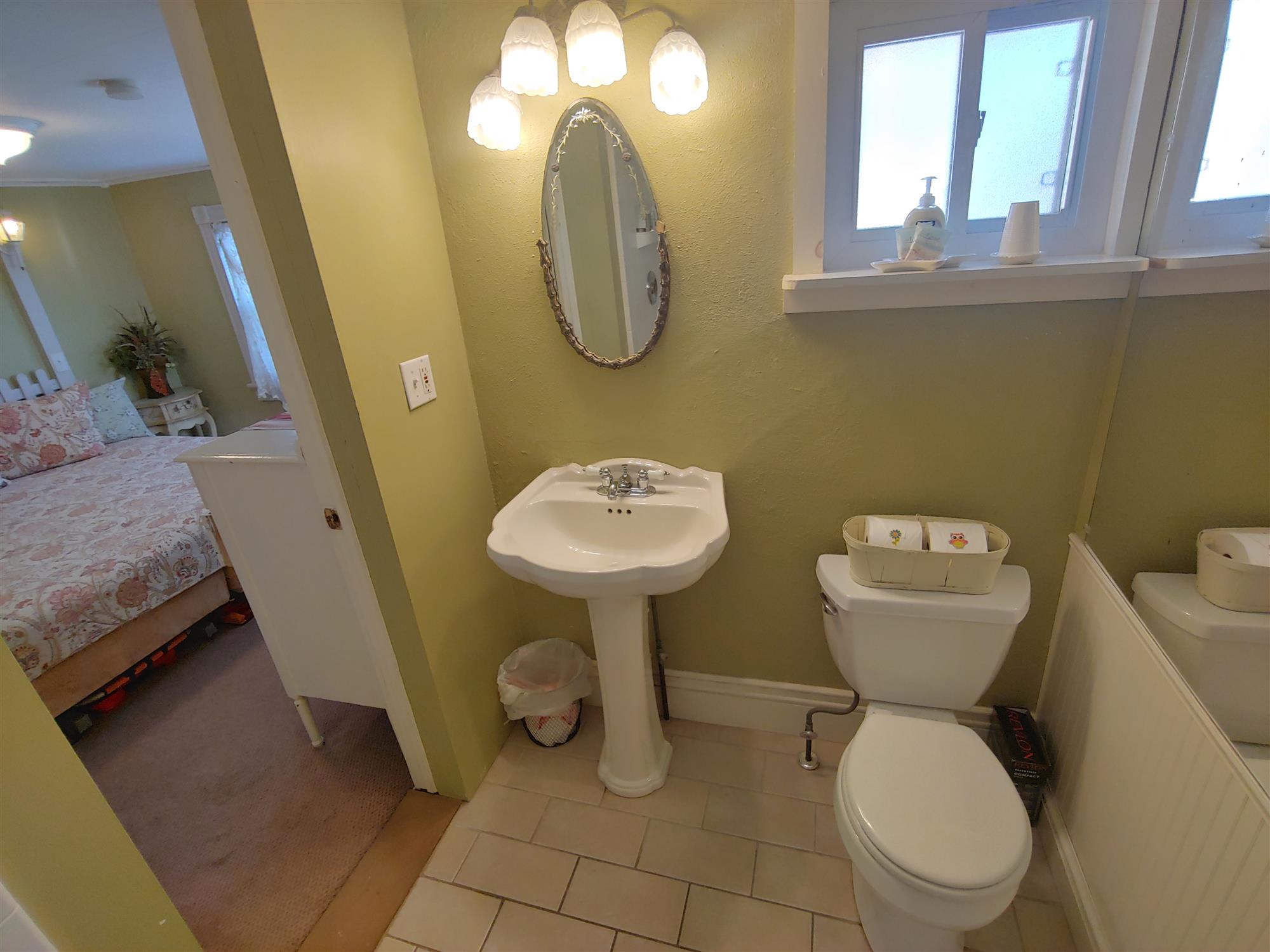 Island Guest House - Accommodations