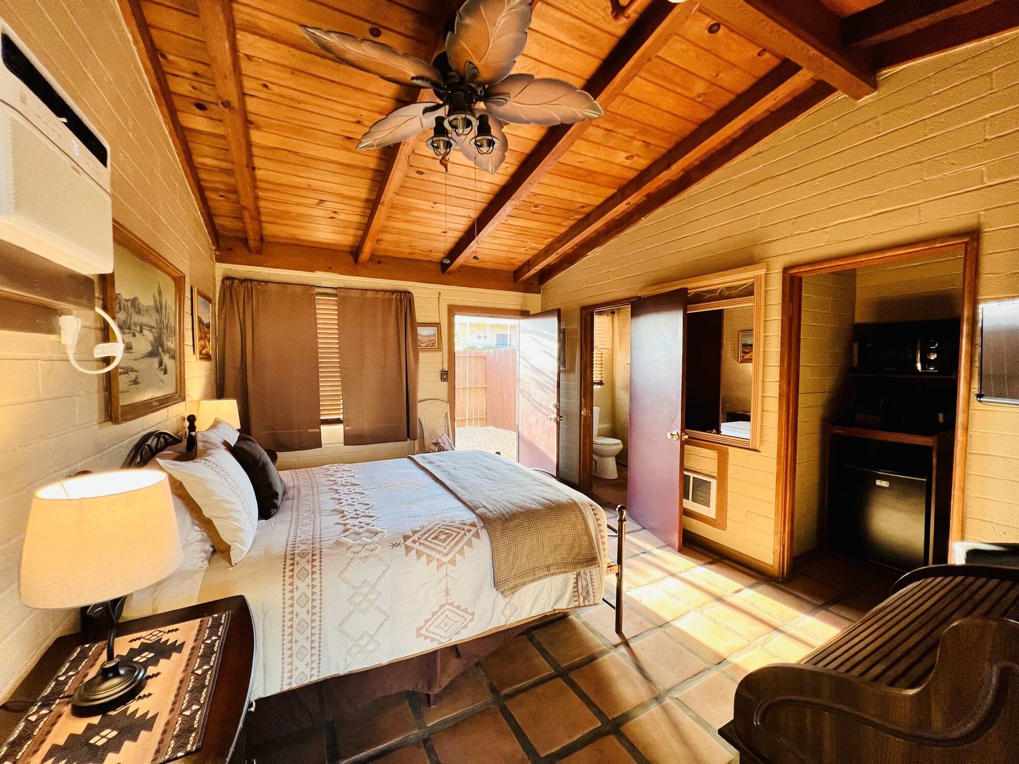 The Joshua Tree Inn In Joshua Tree, CA | Rooms and Rates