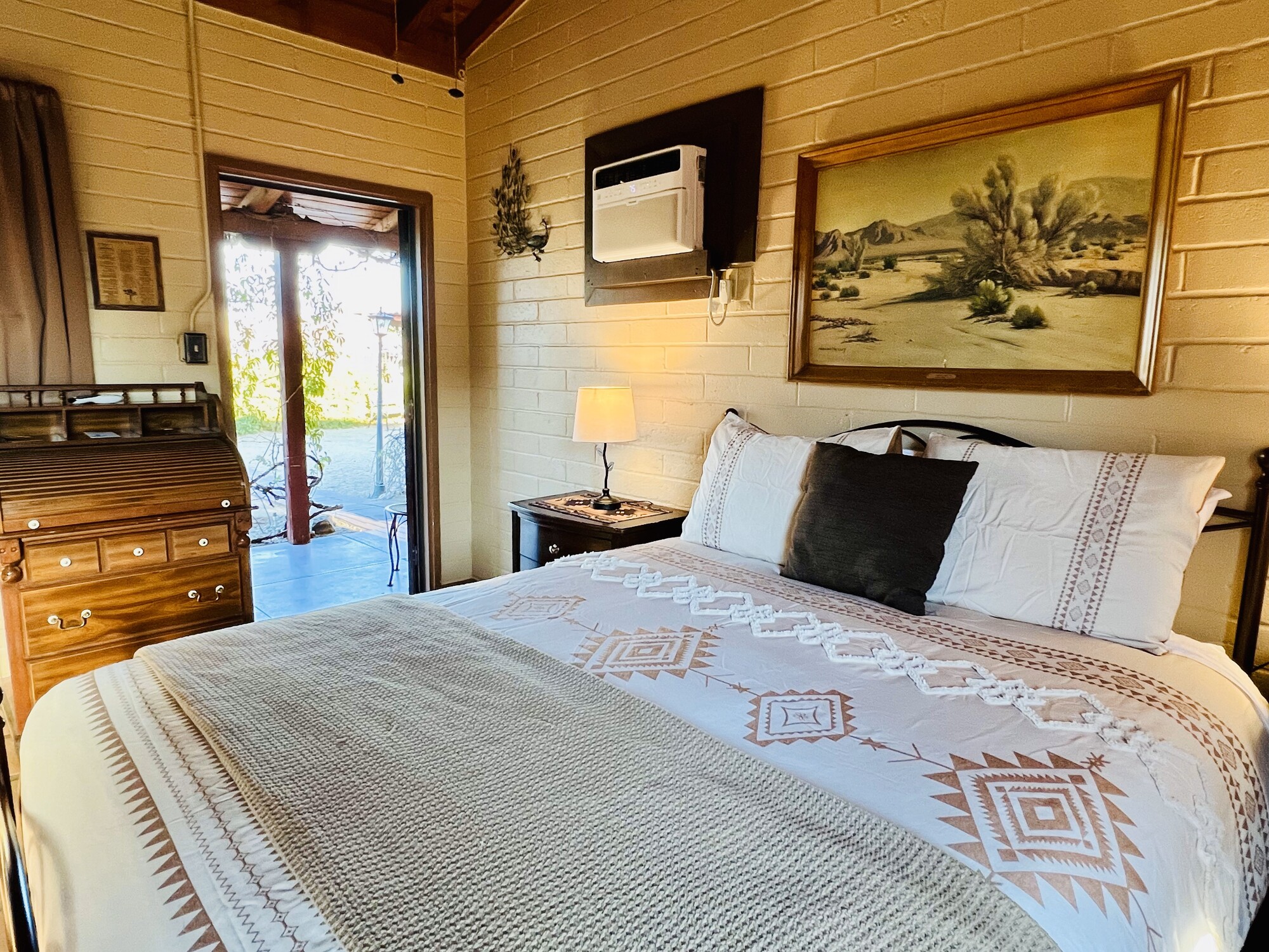 The Joshua Tree Inn In Joshua Tree, CA | Rooms and Rates