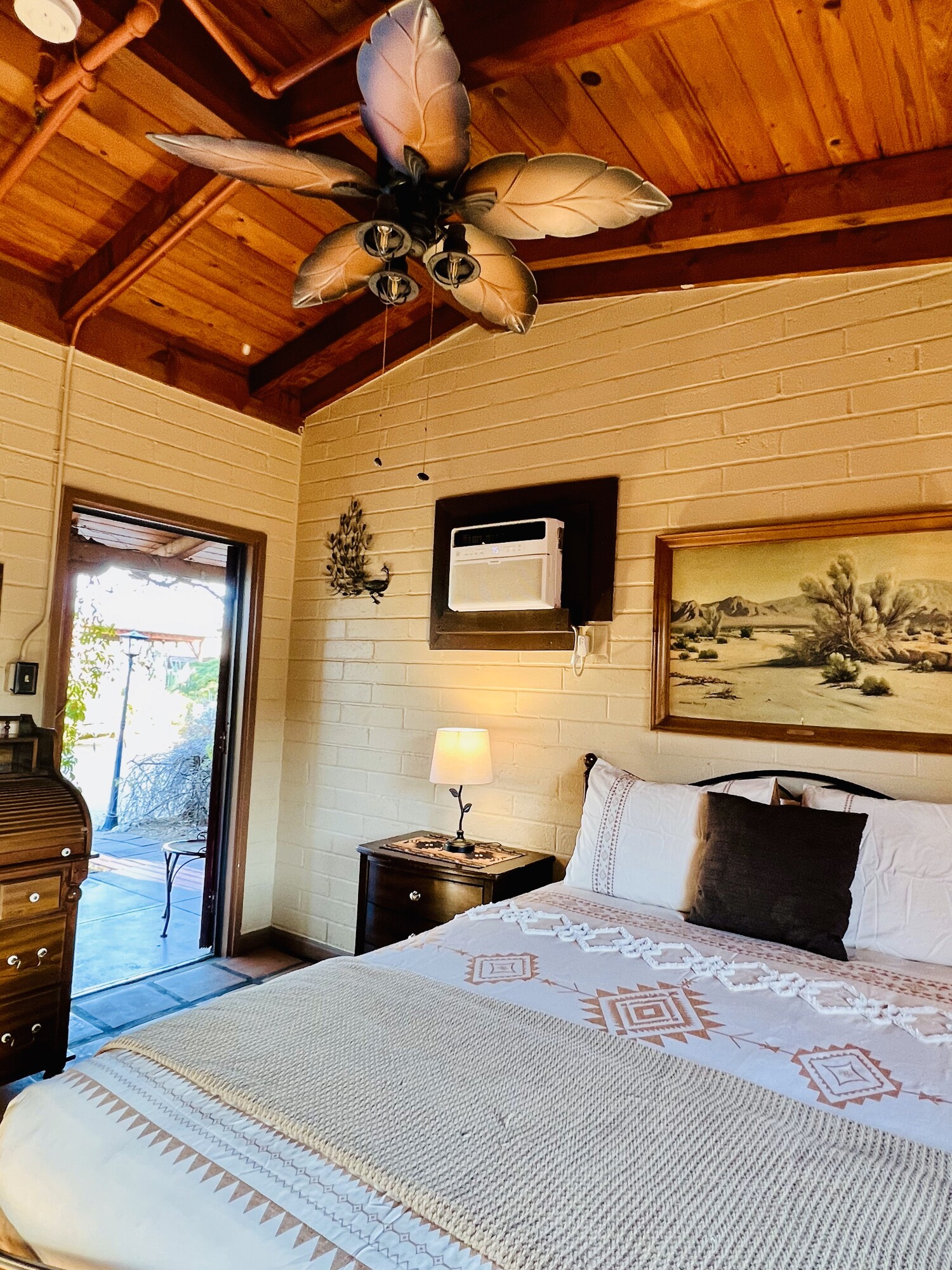 The Joshua Tree Inn In Joshua Tree, CA | Rooms and Rates