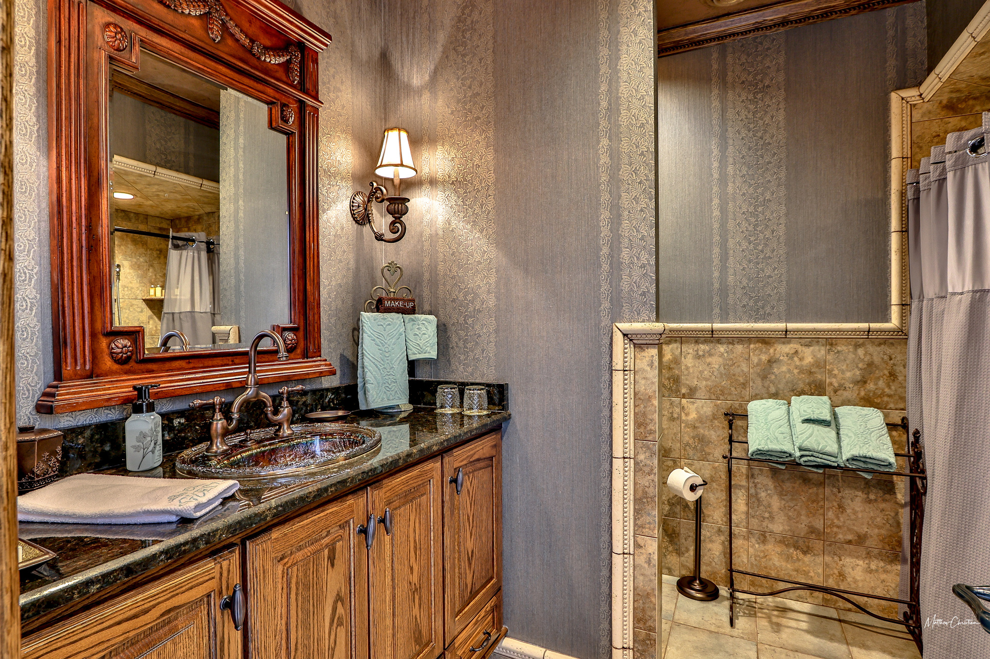 Sebring Mansion Inn and Spa in Sebring, Ohio - Modern Suite