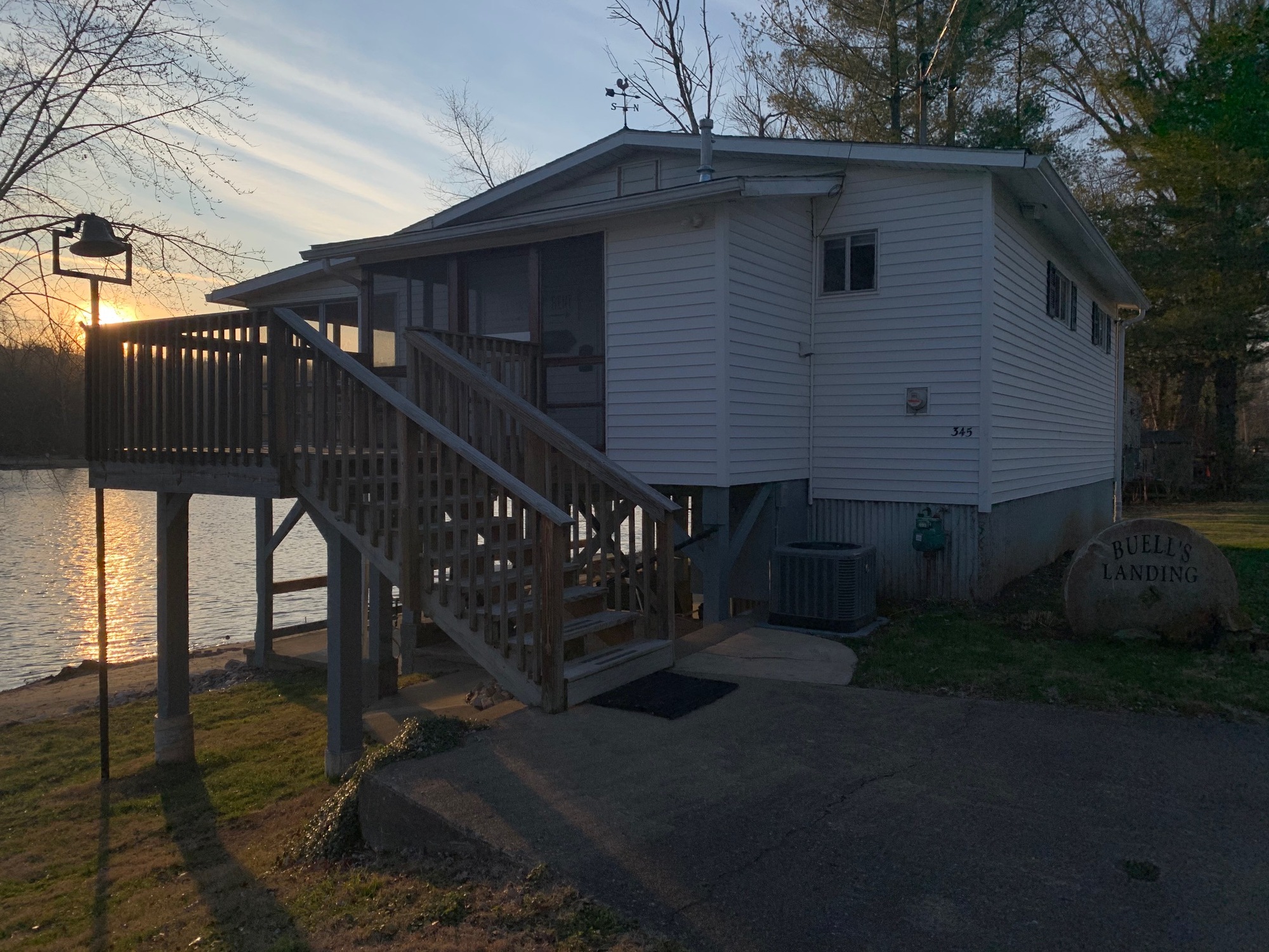 Cabin - Buell's Landing in Lowell, Ohio